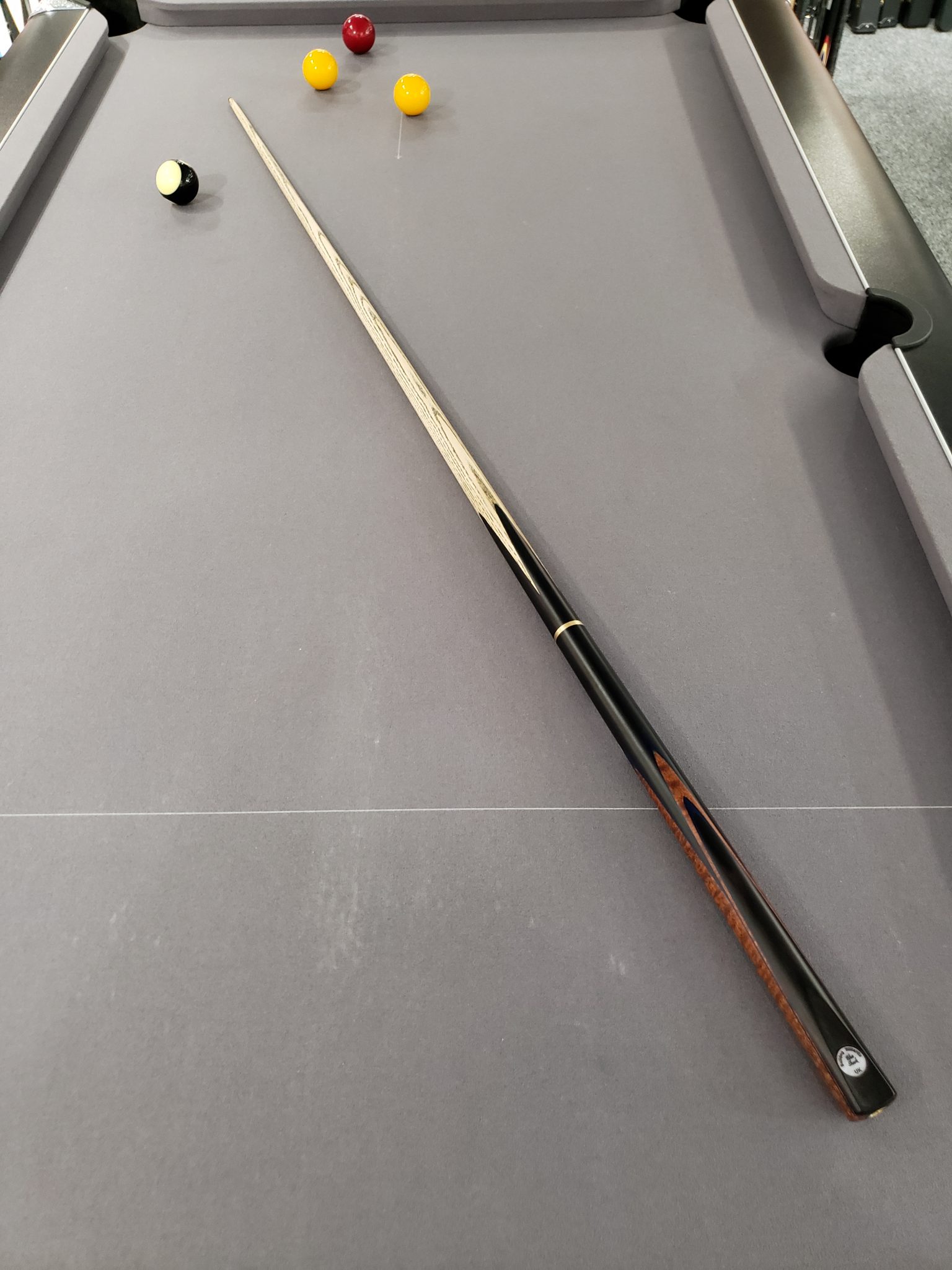 Bulldog Billiards BLUE SHARK Shark pool cue from our Shark range of ...