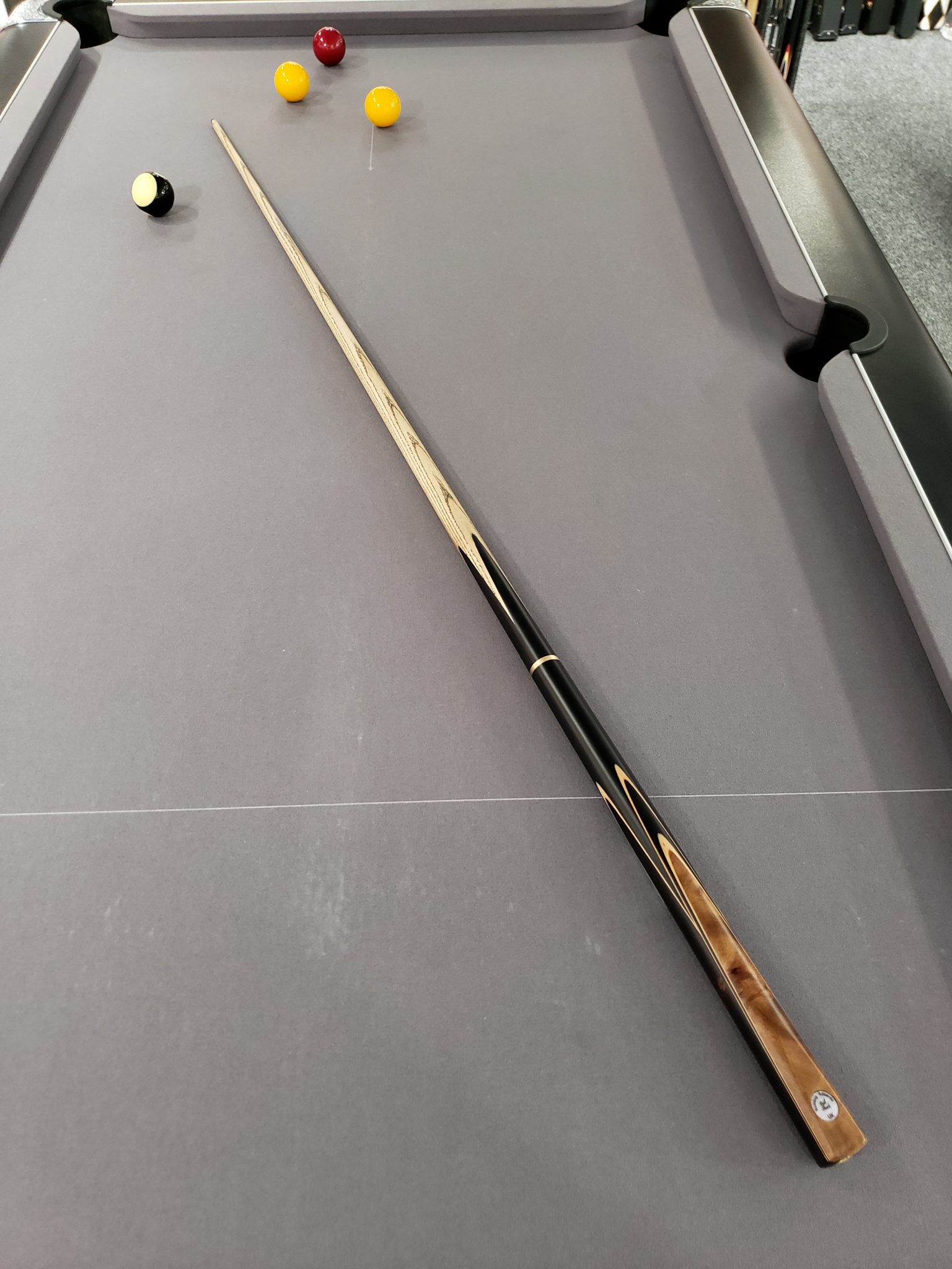 Bulldog Billiards BULL SHARK Shark pool cue from our Shark range of ...